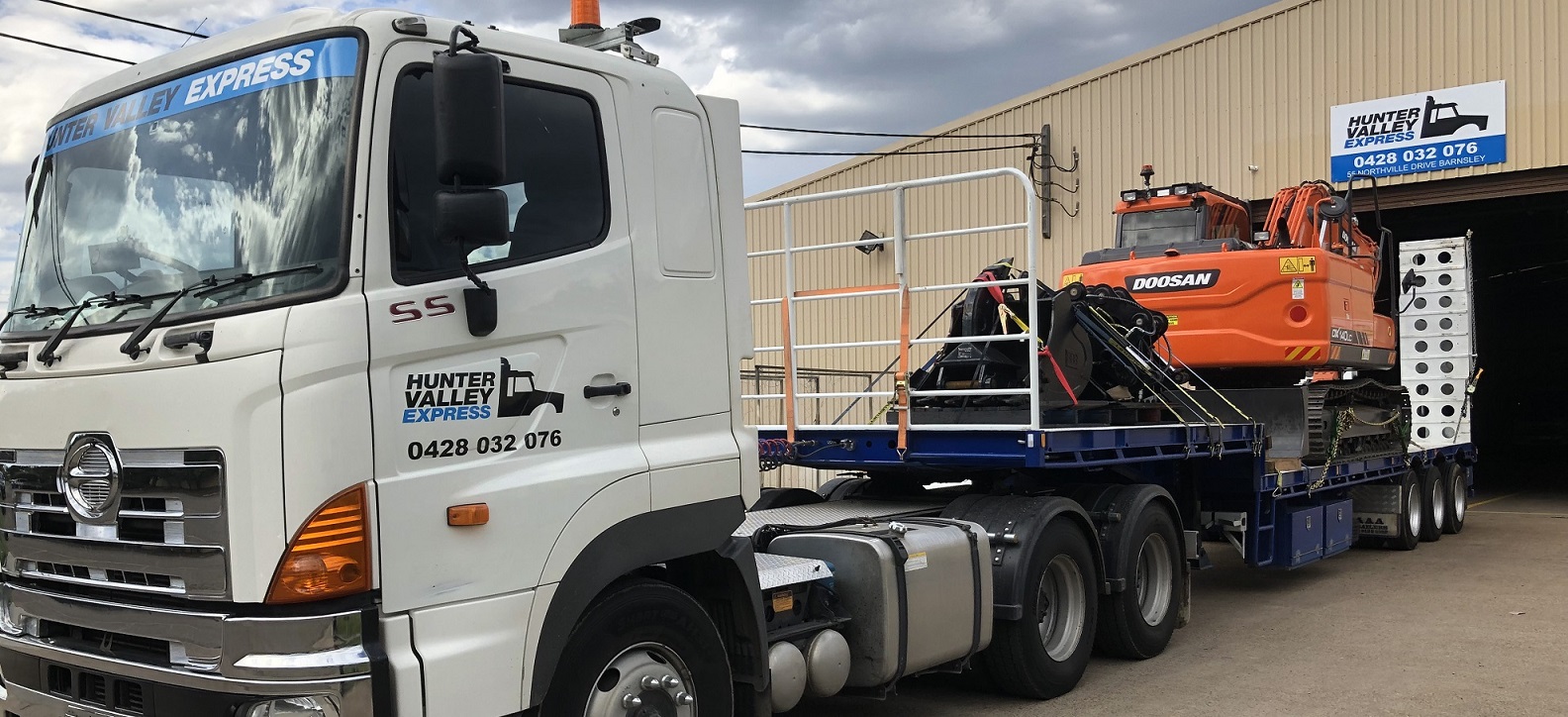 Express delivery and heavy haulage transport company in Newcastle